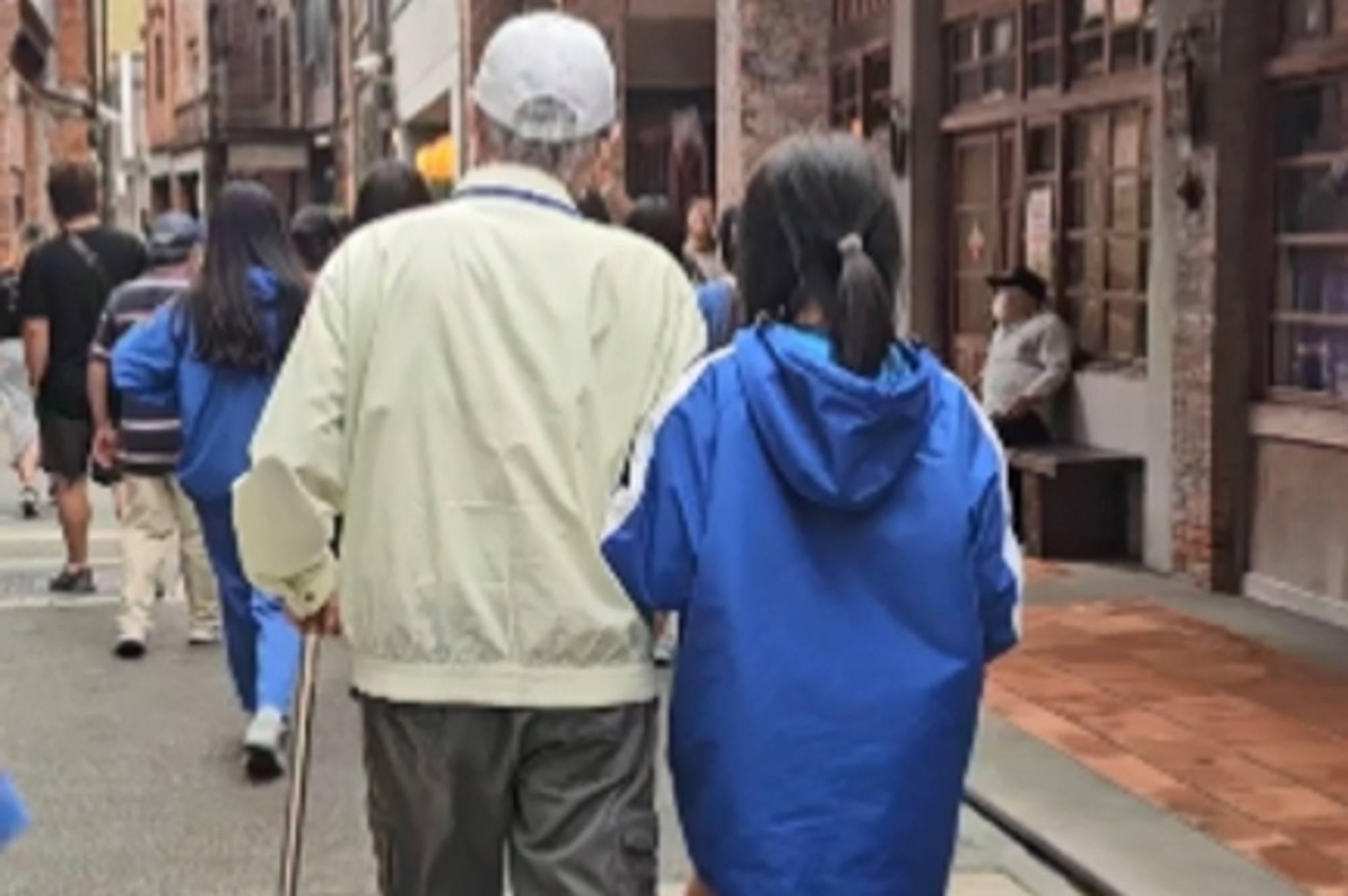 國中生攜手失智長者走讀社區 促進世代共融 - 文教新聞｜國立教育廣播電臺